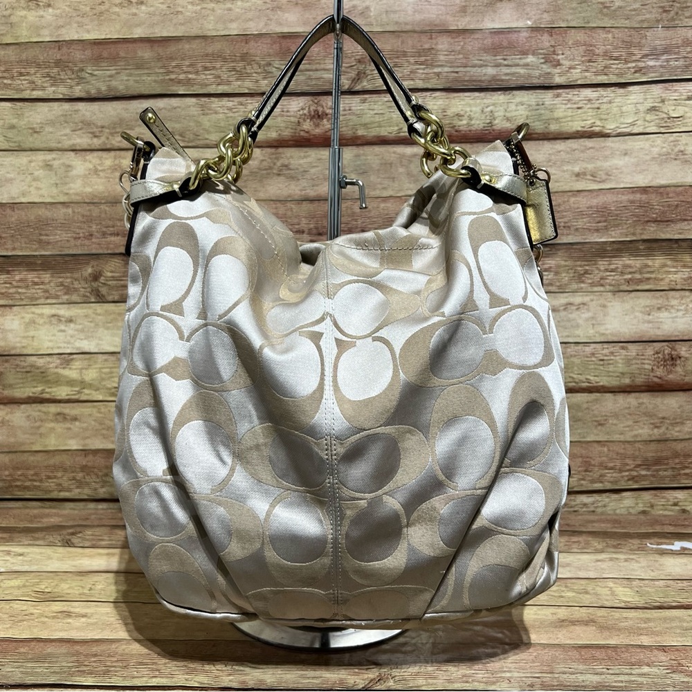 Coach Signature Hobo Bag - Gem
